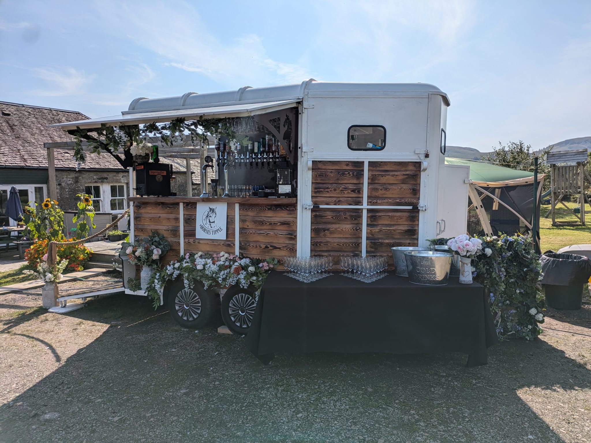 vintage horse box mobile event bar - the horse's tipple